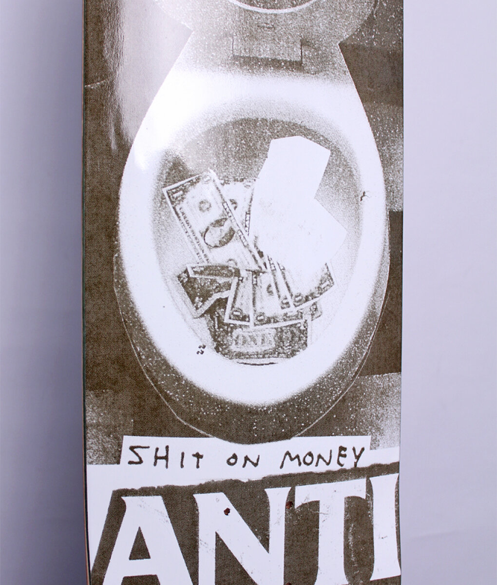 Shit on Money fra Anti Hero - Skateboard Decks hos Sidewalk
